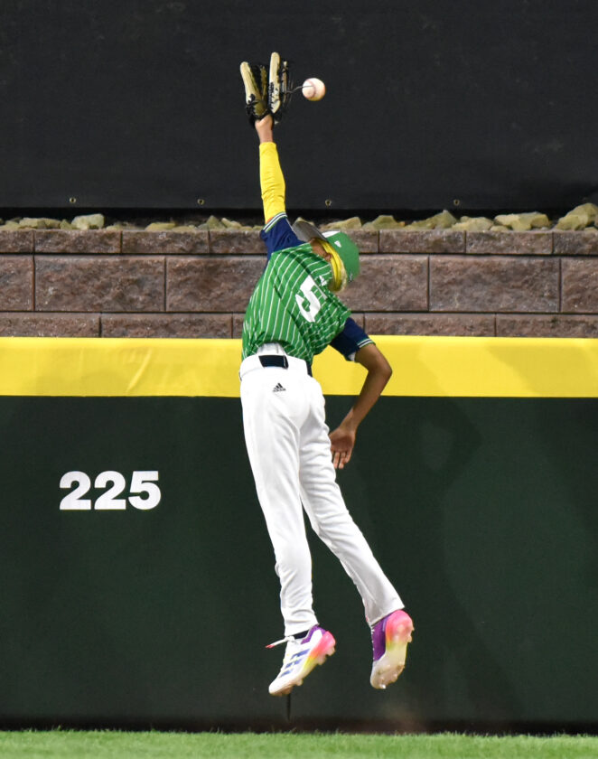 Florida defeats Washington at Lamade Stadium 6-1 on Friday night | News ...